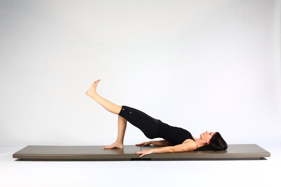 How to tone hamstrings with hip lift variations - B+C Guides