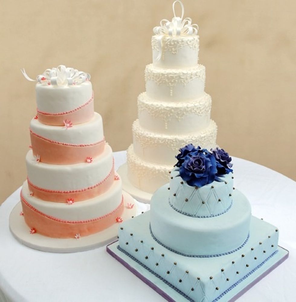 How to pick a wedding cake - B+C Guides