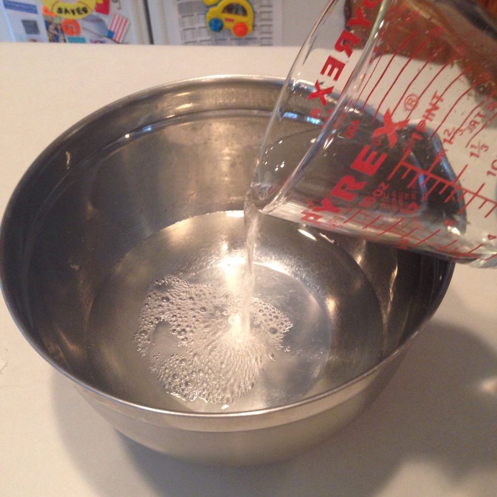 How to clean strawberries to last longer - B+C Guides