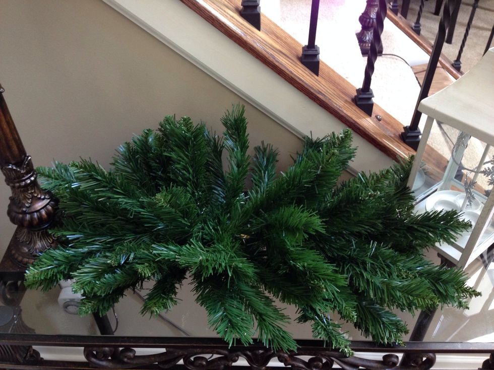 How to create christmas sprays using old christmas trees - B+C Guides