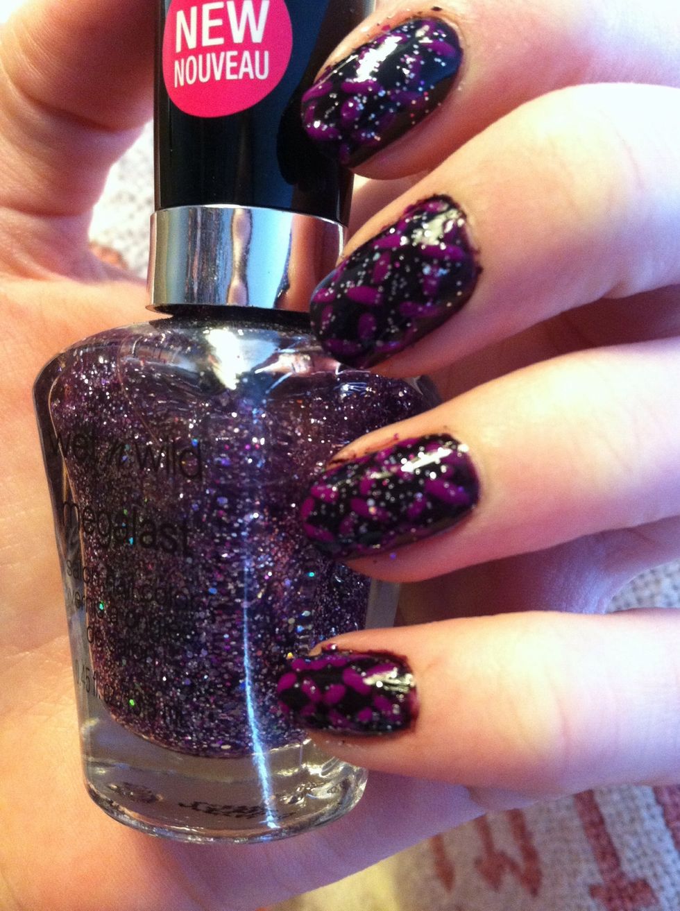 How to create a cross hatch nail design - B+C Guides