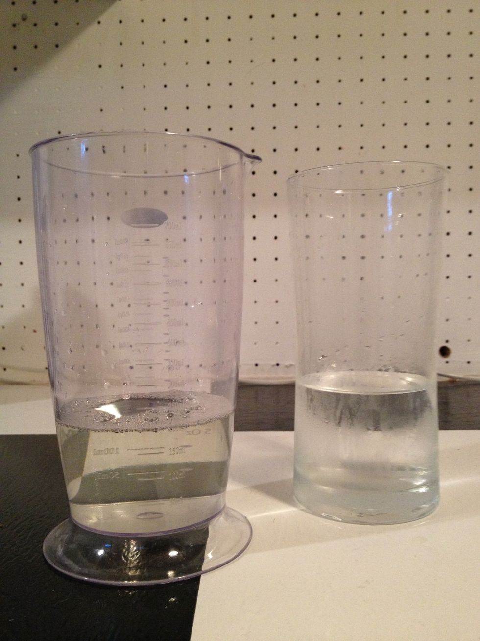 How to make a bleached t-shirt - B+C Guides