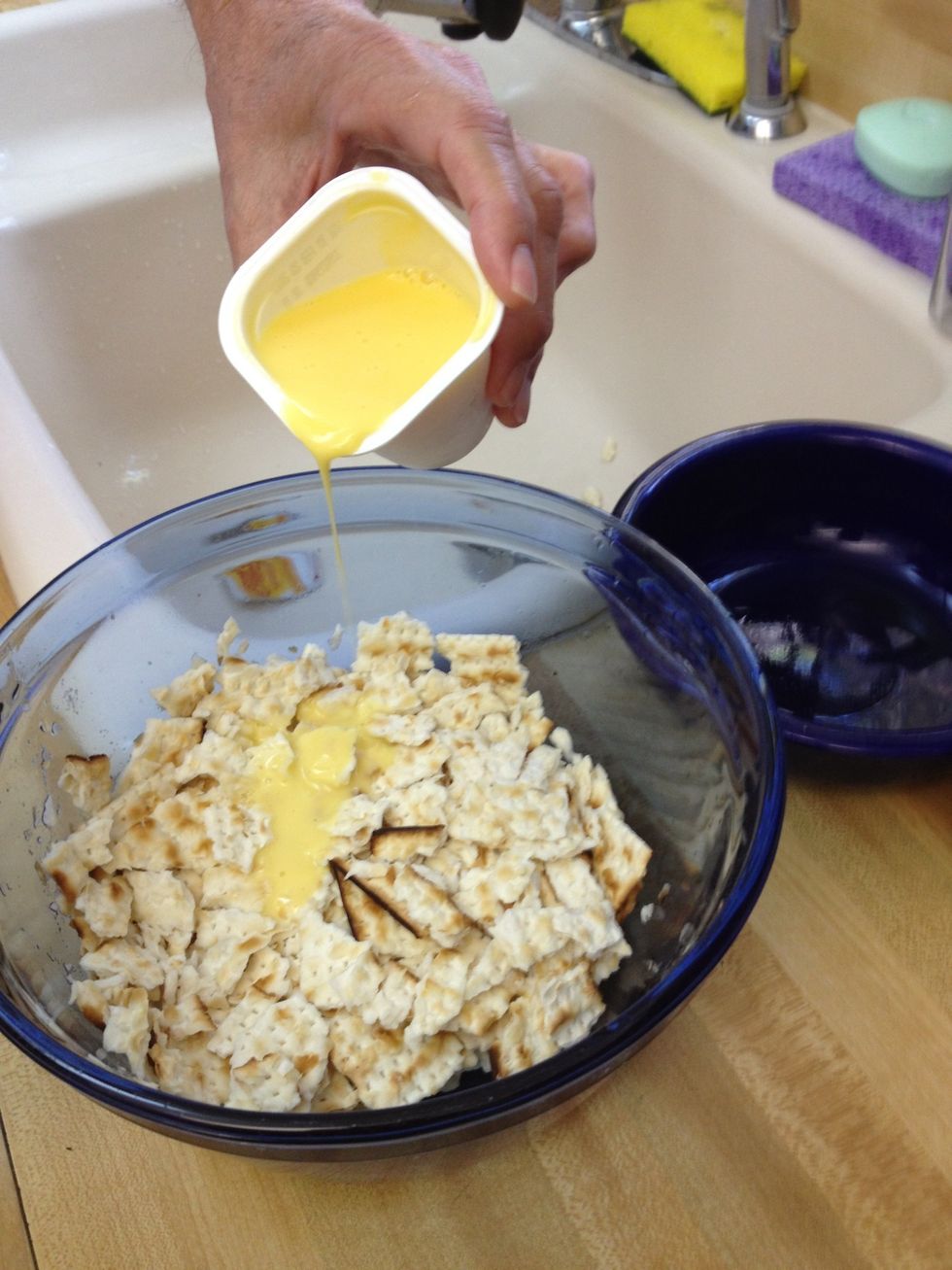 How to make grandma ida's fried matzah (matzah brie) - B+C Guides