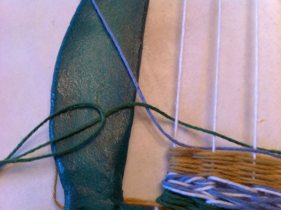 How to create a weaving on a clay loom - B+C Guides