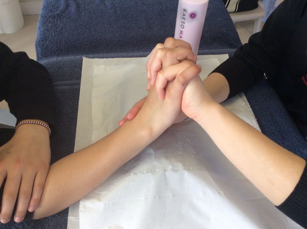 How To Do A Hand And Arm Massage Bc Guides