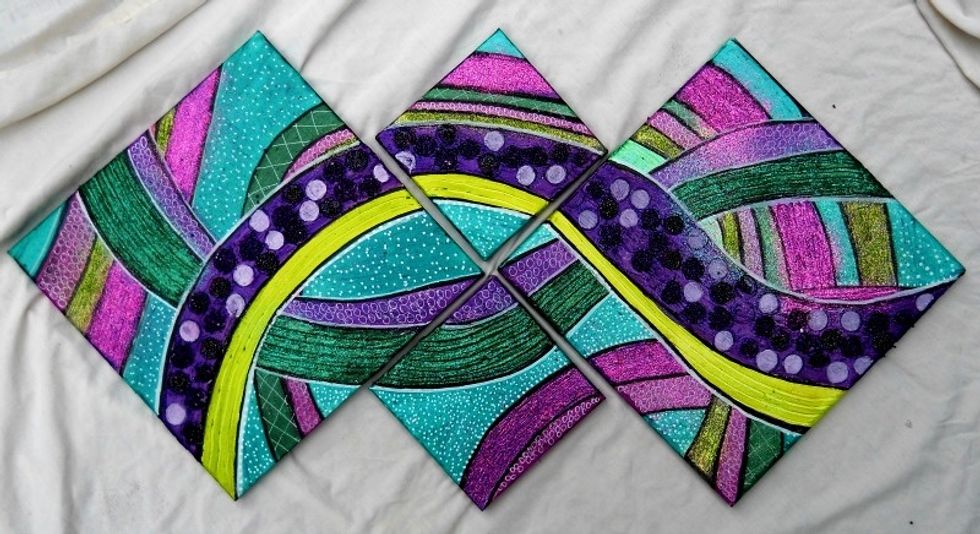 How to paint a multi canvas wall decor - B+C Guides