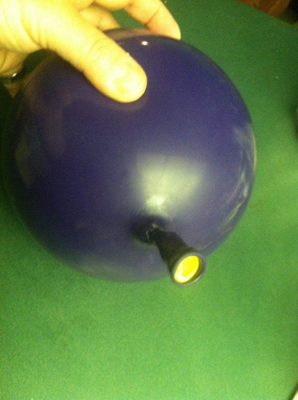 How to make a balloon yo-yo - B+C Guides