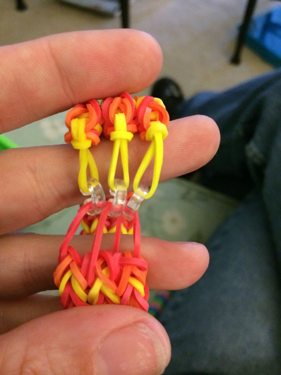 How to make a rainbow loom triple fishtail - B+C Guides