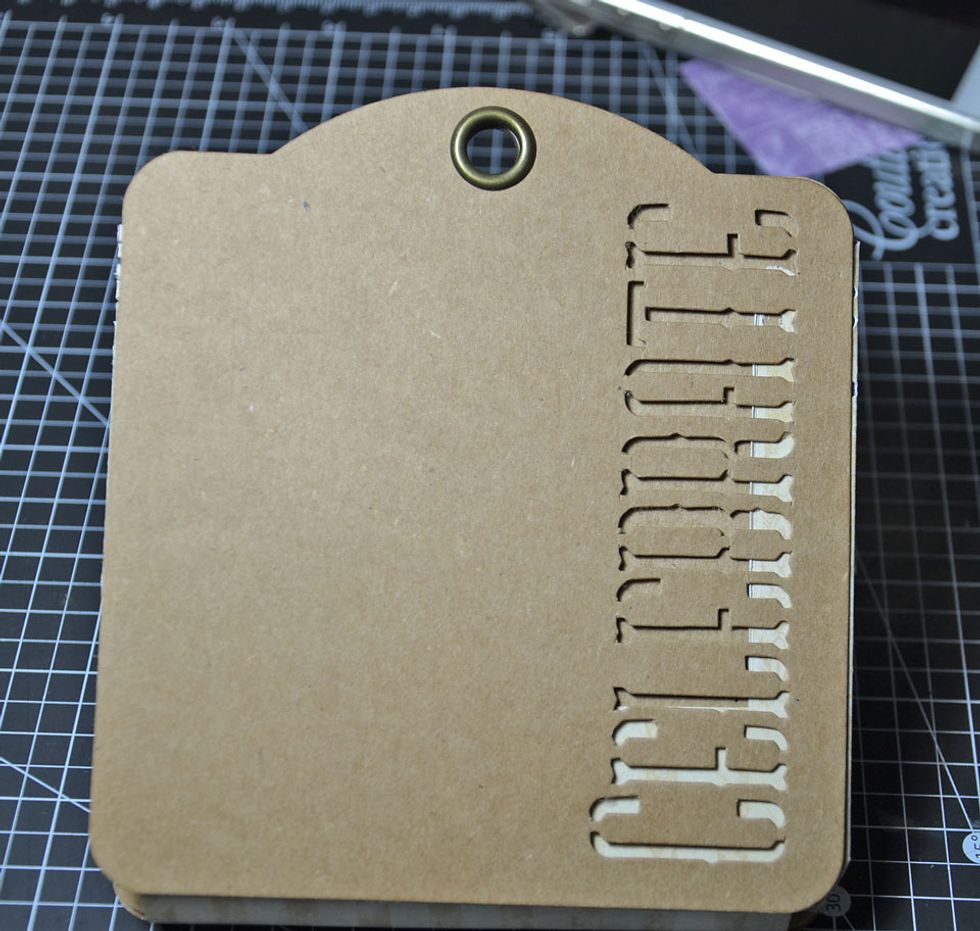 How to create an expanding mini tag album by joanne bain - B+C Guides