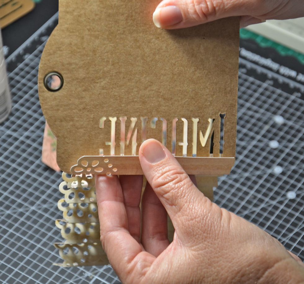 How to create an expanding mini tag album by joanne bain - B+C Guides
