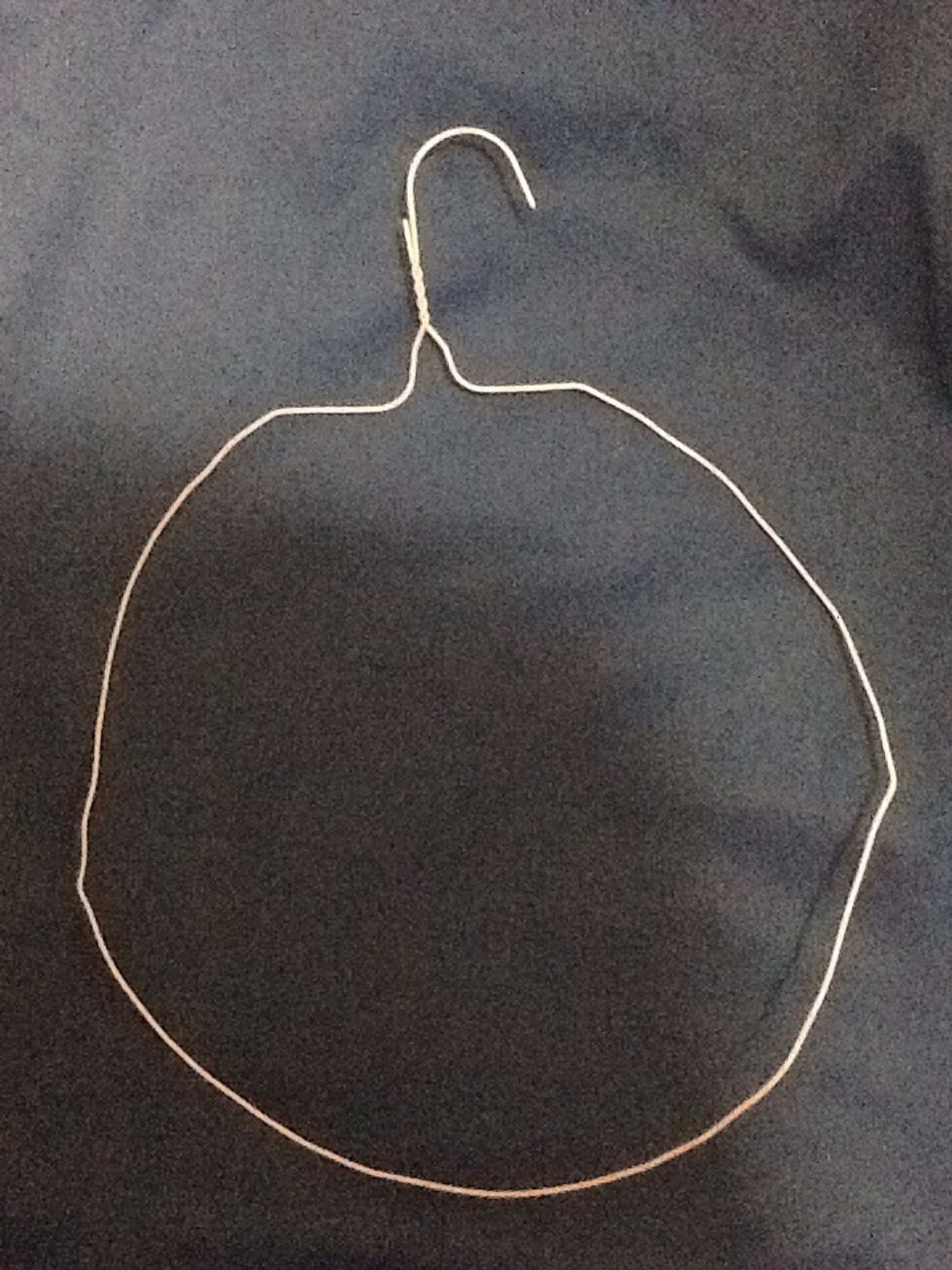 How to weave around a hanger - B+C Guides