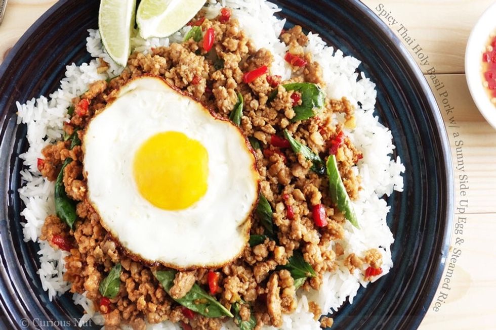 How to make thai basil pork rice - B+C Guides