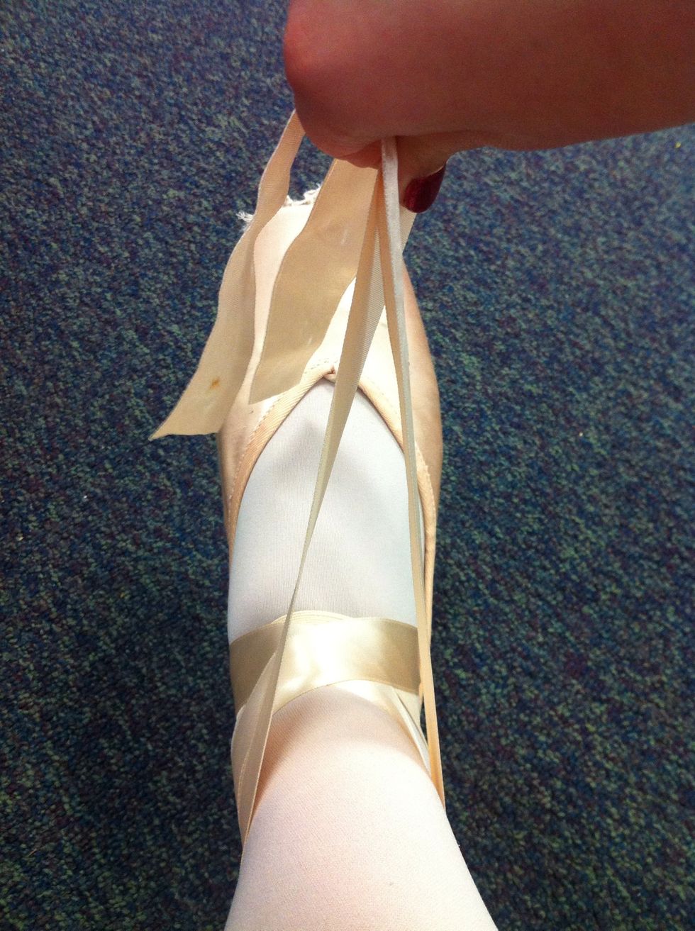 How to tie your pointe shoes - B+C Guides