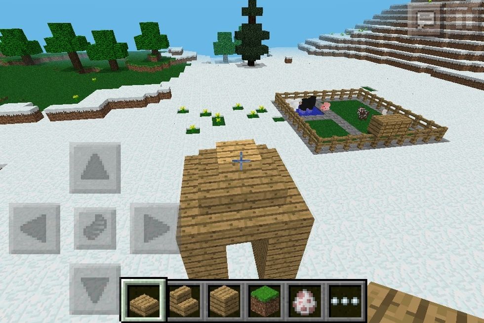 How to make a small house for a cow on minecraft - B+C Guides