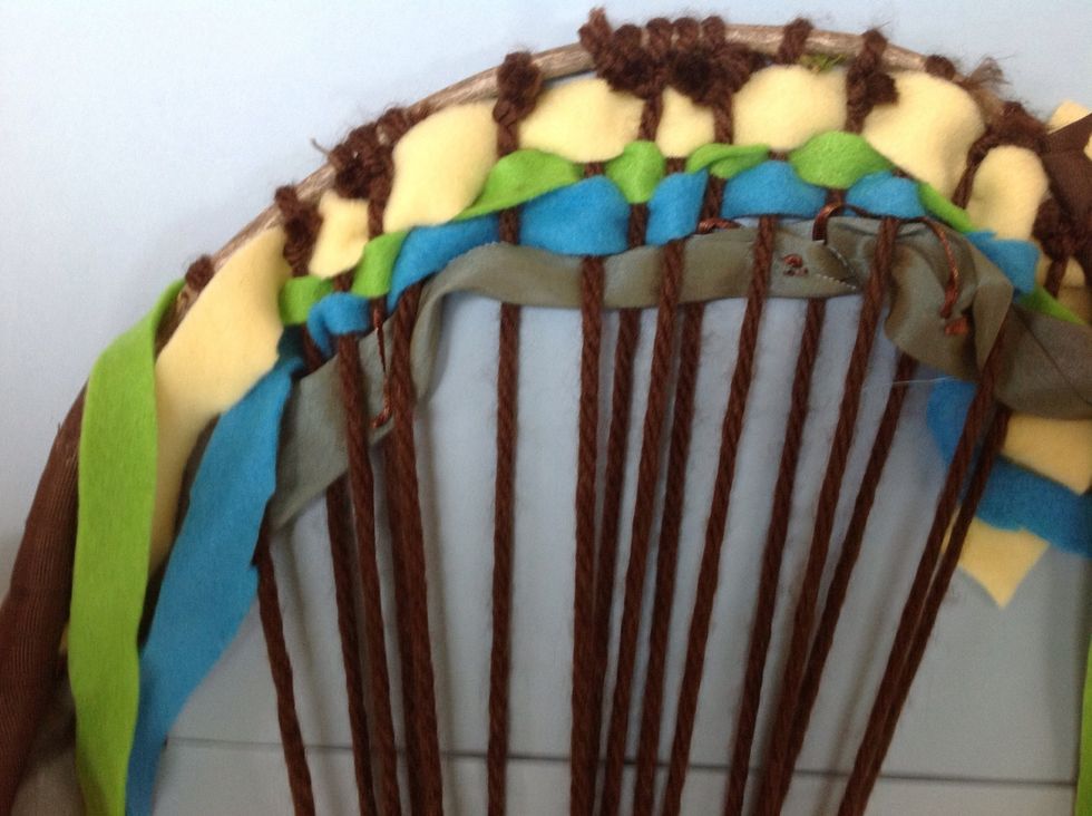 How to weave a tree on a tree branch loom. - B+C Guides