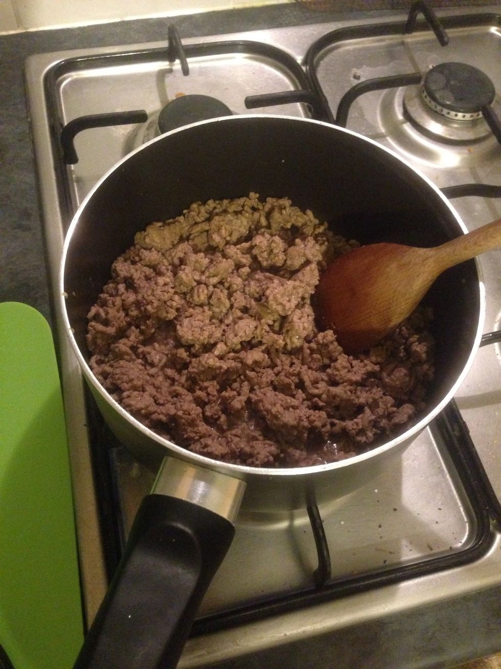 How to cook mince and beans - B+C Guides