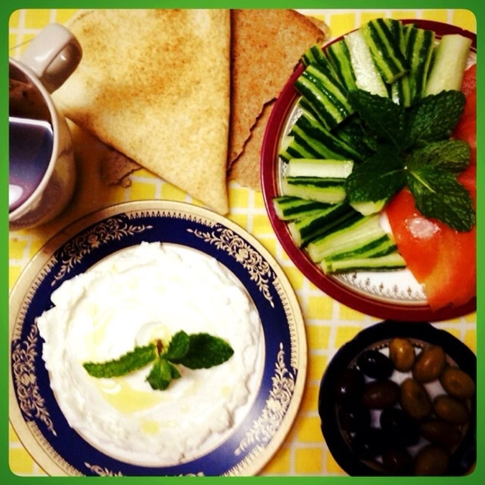 How to make fresh lebanese labneh from yogurt - B+C Guides