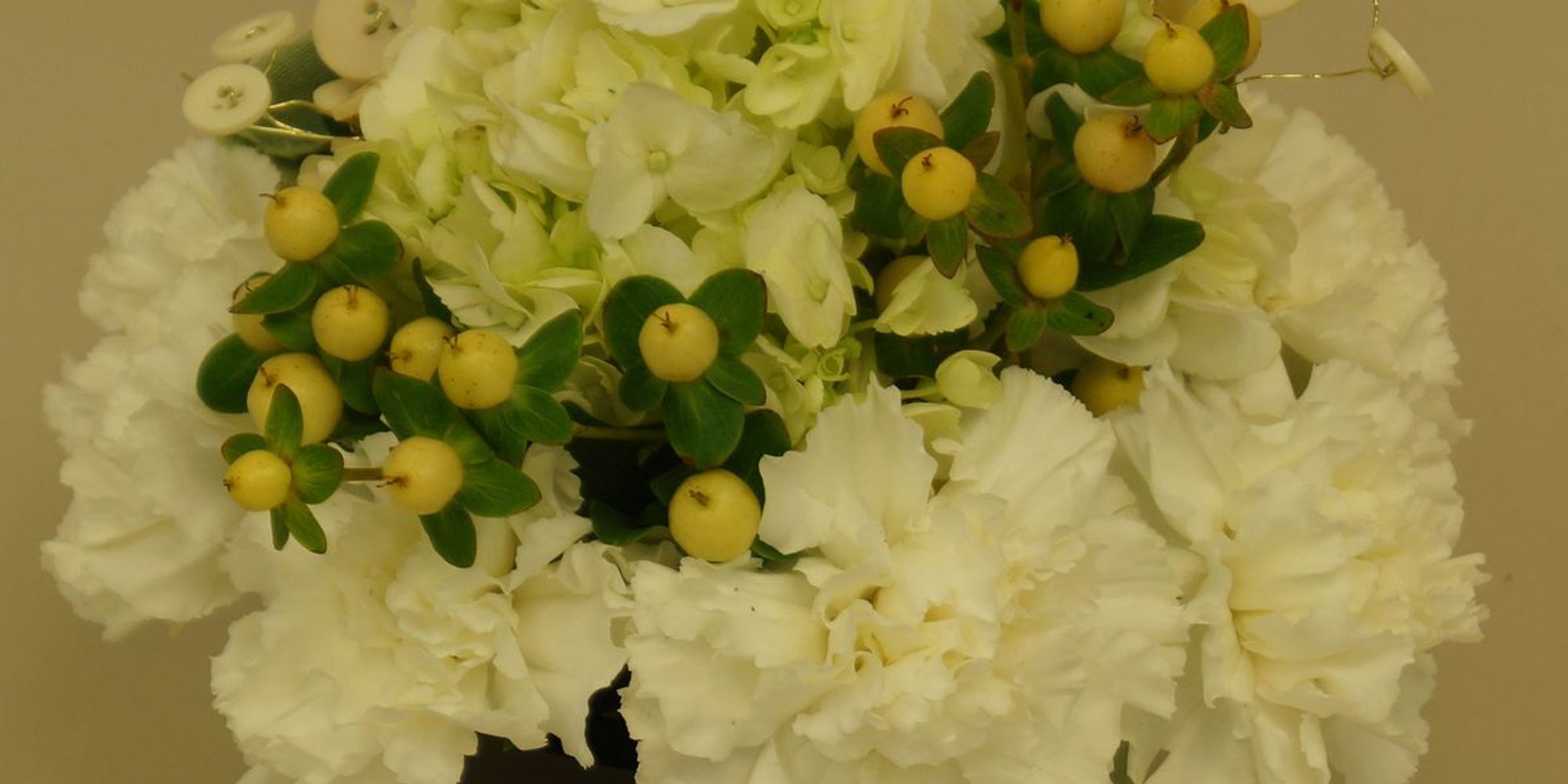 How to layer rings of flowers - B+C Guides