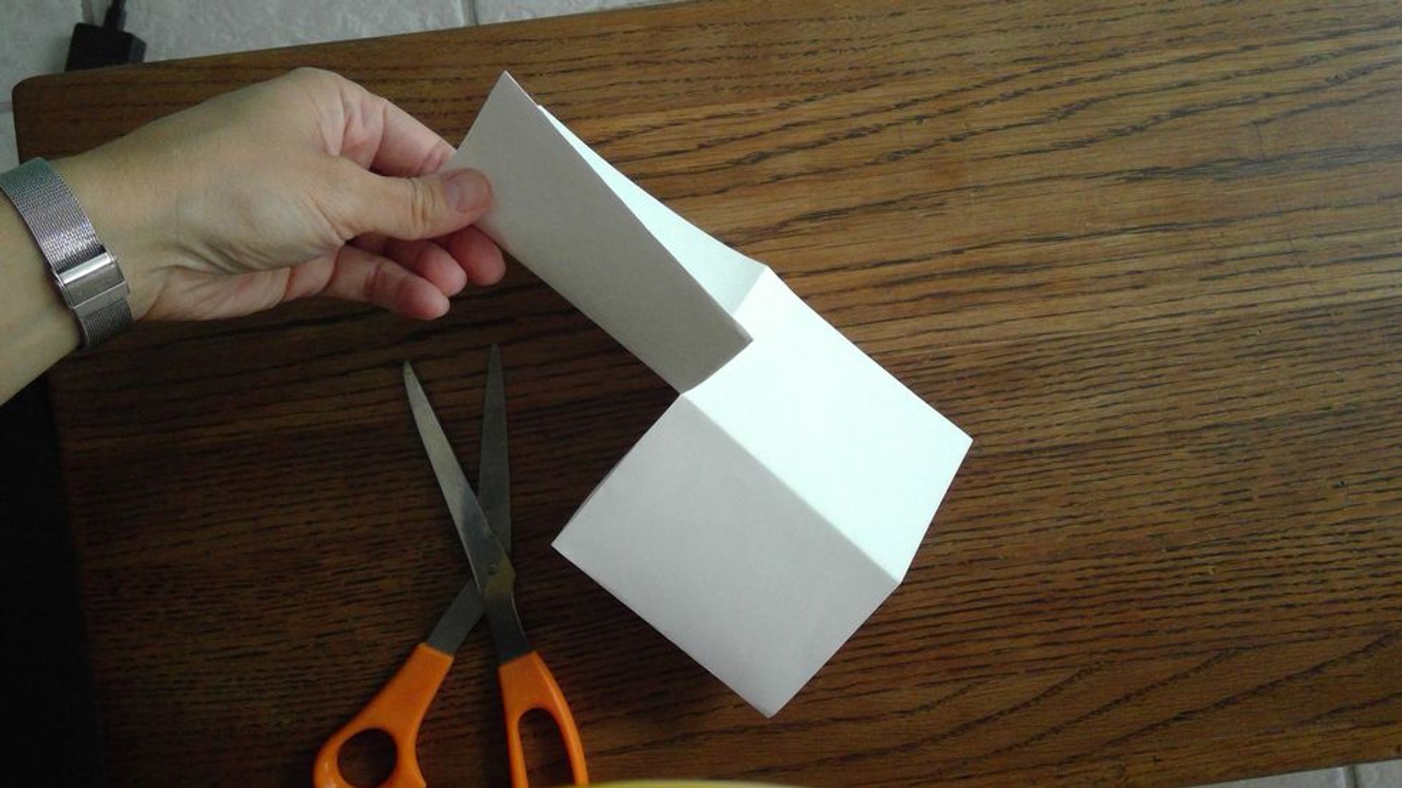How to fold a mini book - B+C Guides