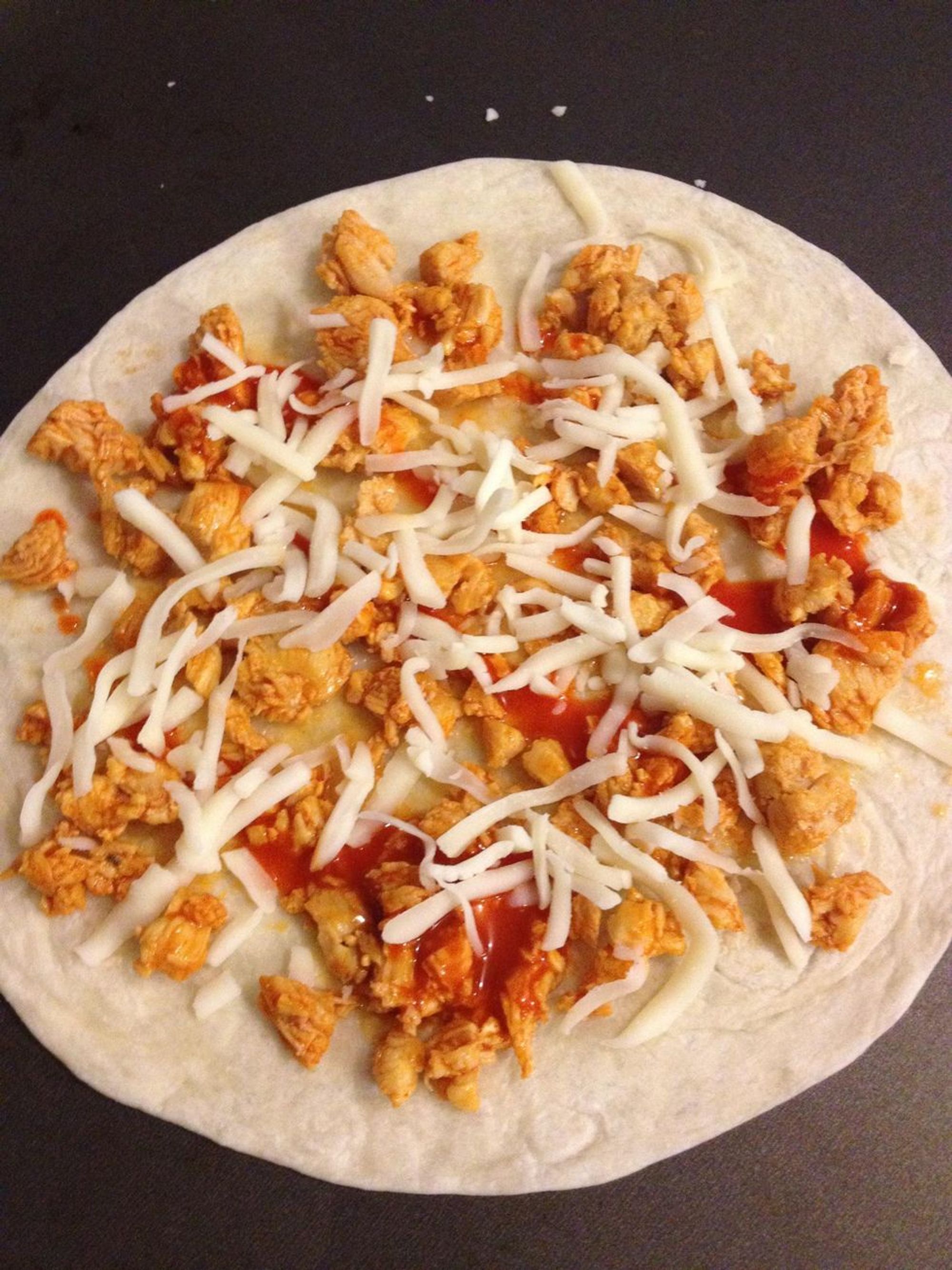 How to make buffalo tortilla pizzas - B+C Guides