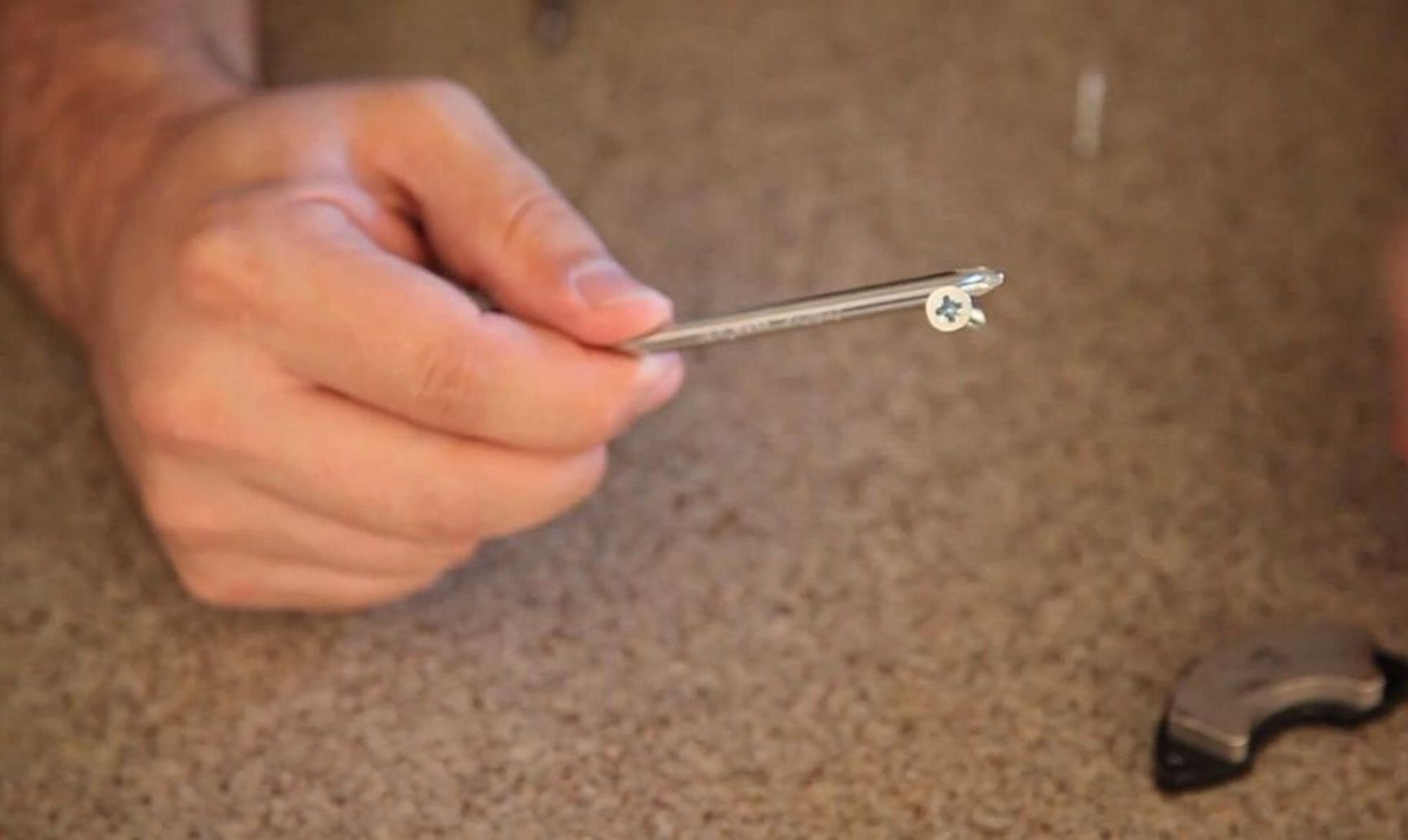 How to magnetize a screwdriver - B+C Guides