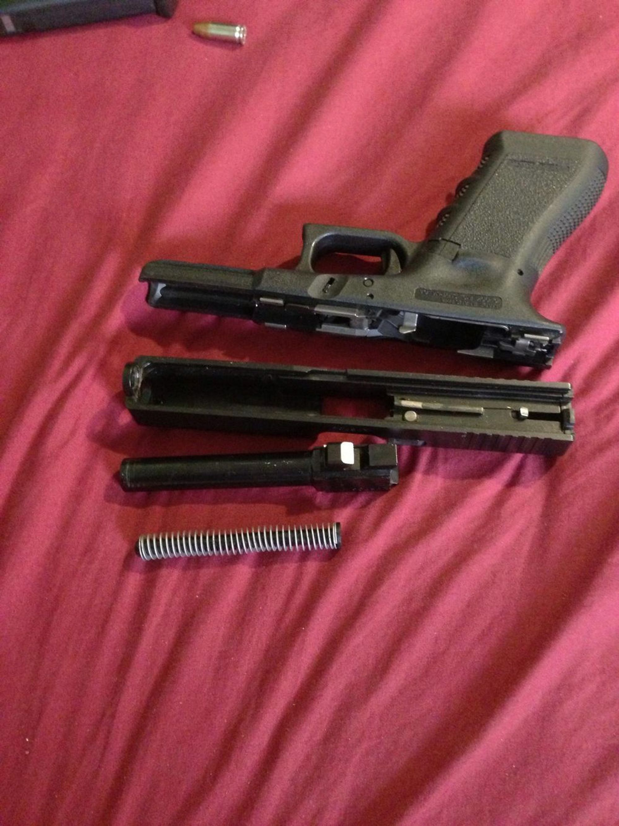How to disassemble a glock 17 - B+C Guides