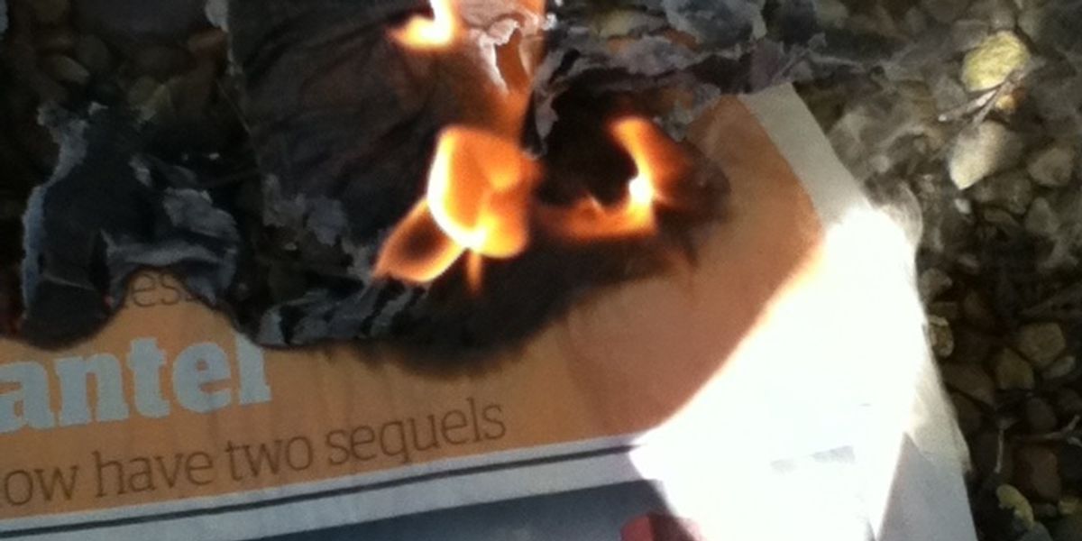 How to make a fire with a magnifying glass - B+C Guides