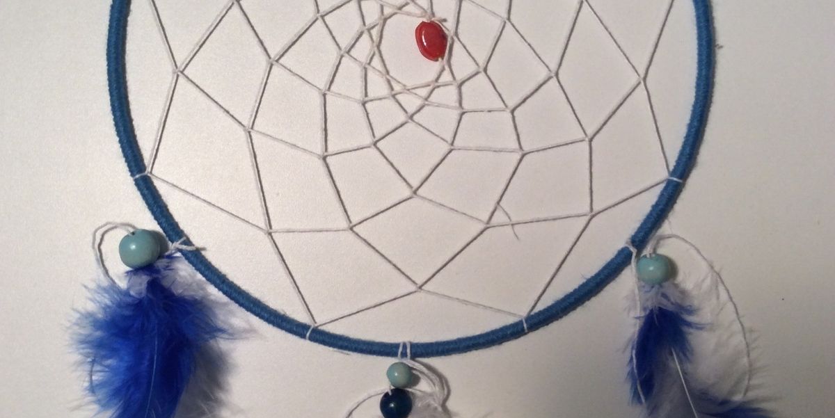How to make a dream catcher - B+C Guides