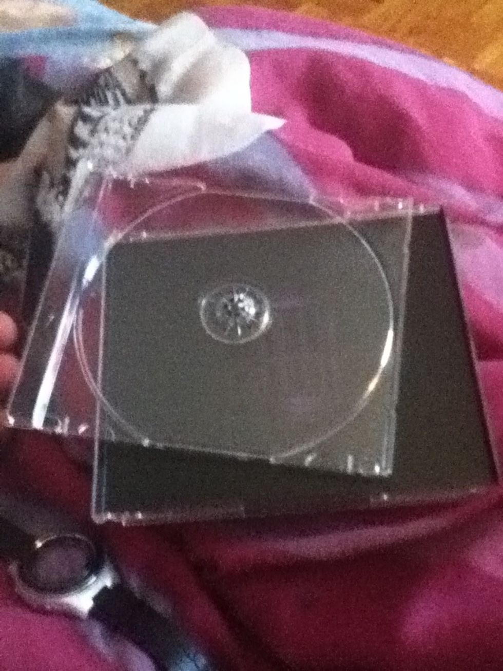 How to open a cd case completely without breaking it - B+C Guides