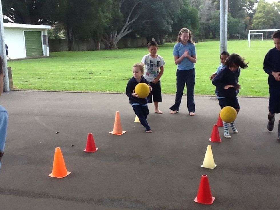 How to play bounceball - B+C Guides