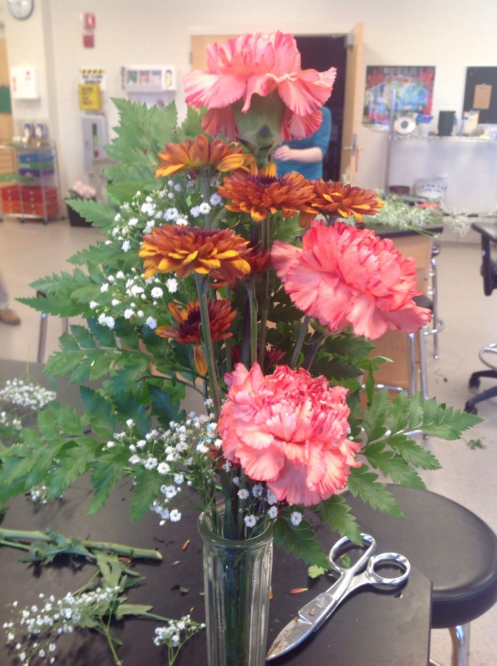 How to create a bud vase arrangement - B+C Guides