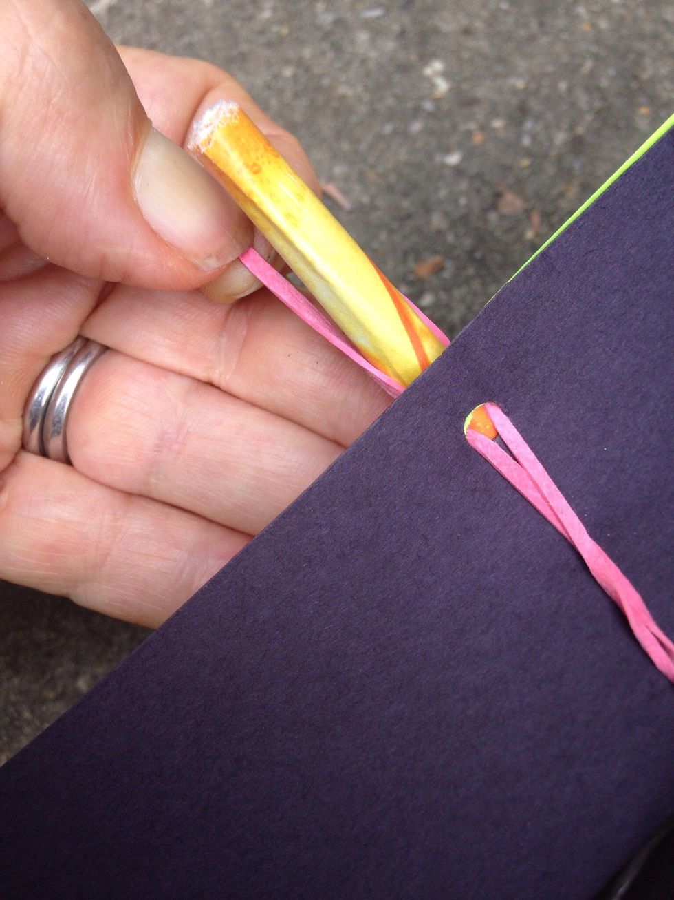 How to make a rubber band book - B+C Guides