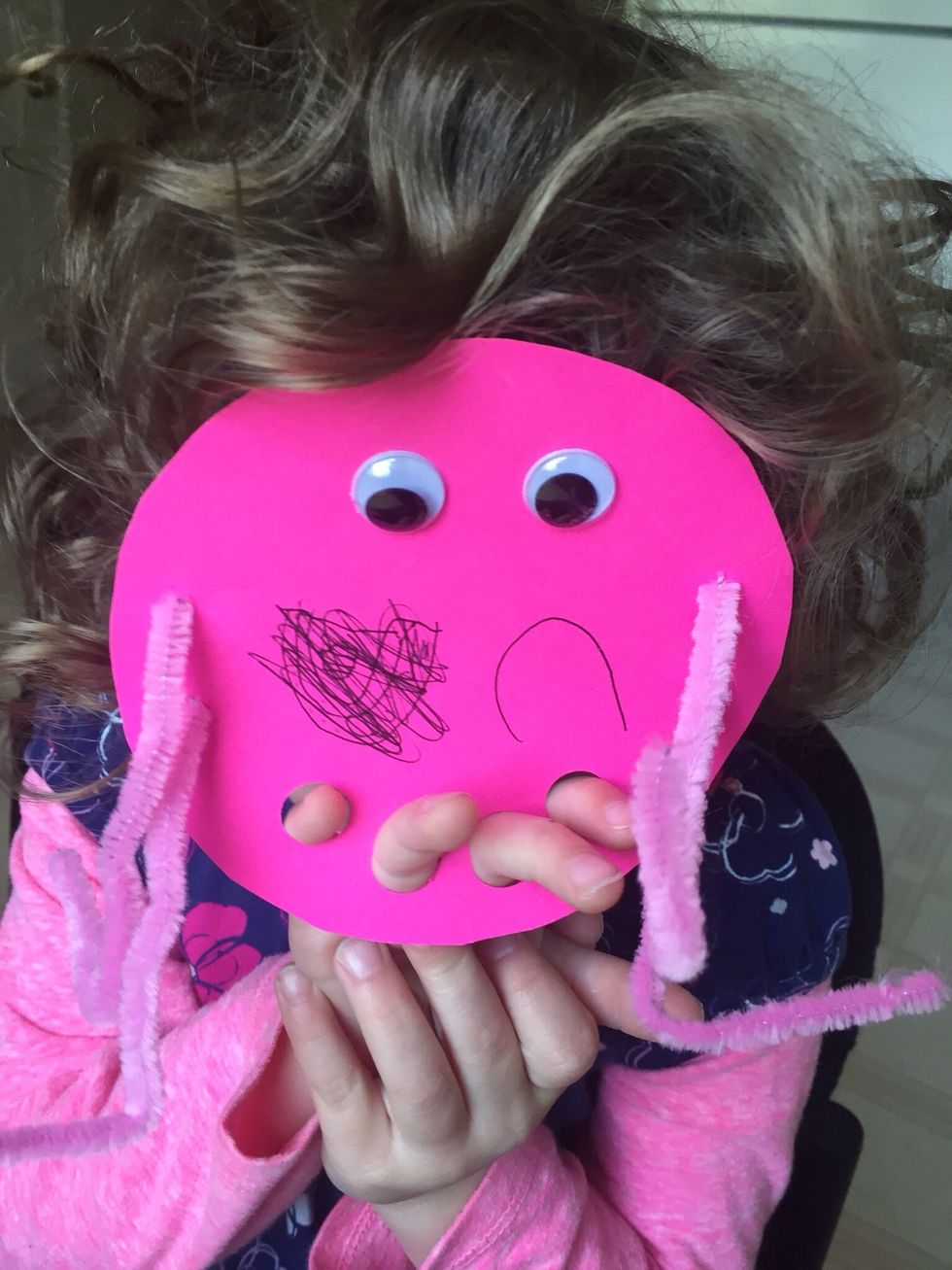 How to make a paper hand puppet spider - B+C Guides