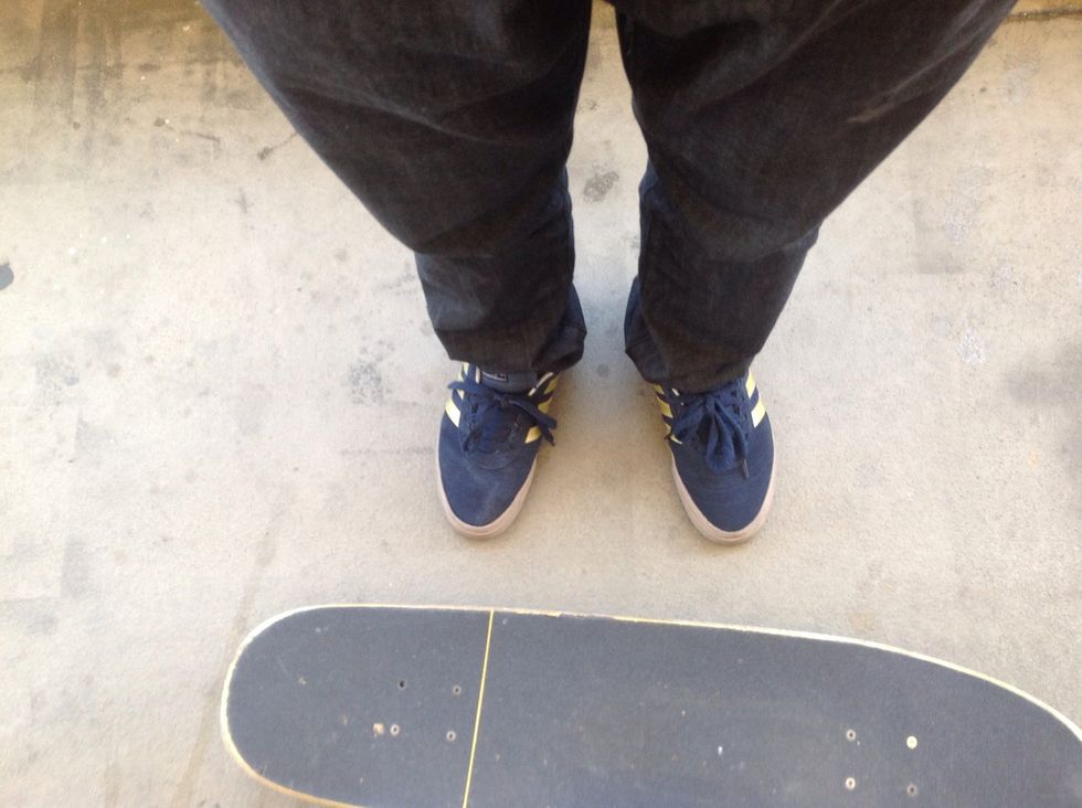 How to do a handstand on a skateboard - B+C Guides