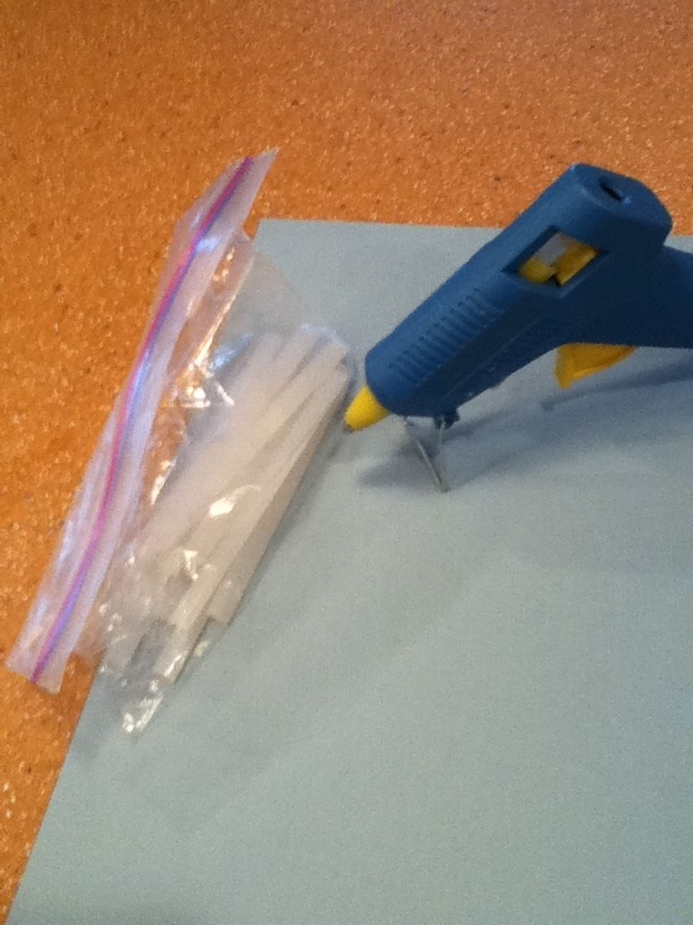 How to make glue gun art - B+C Guides