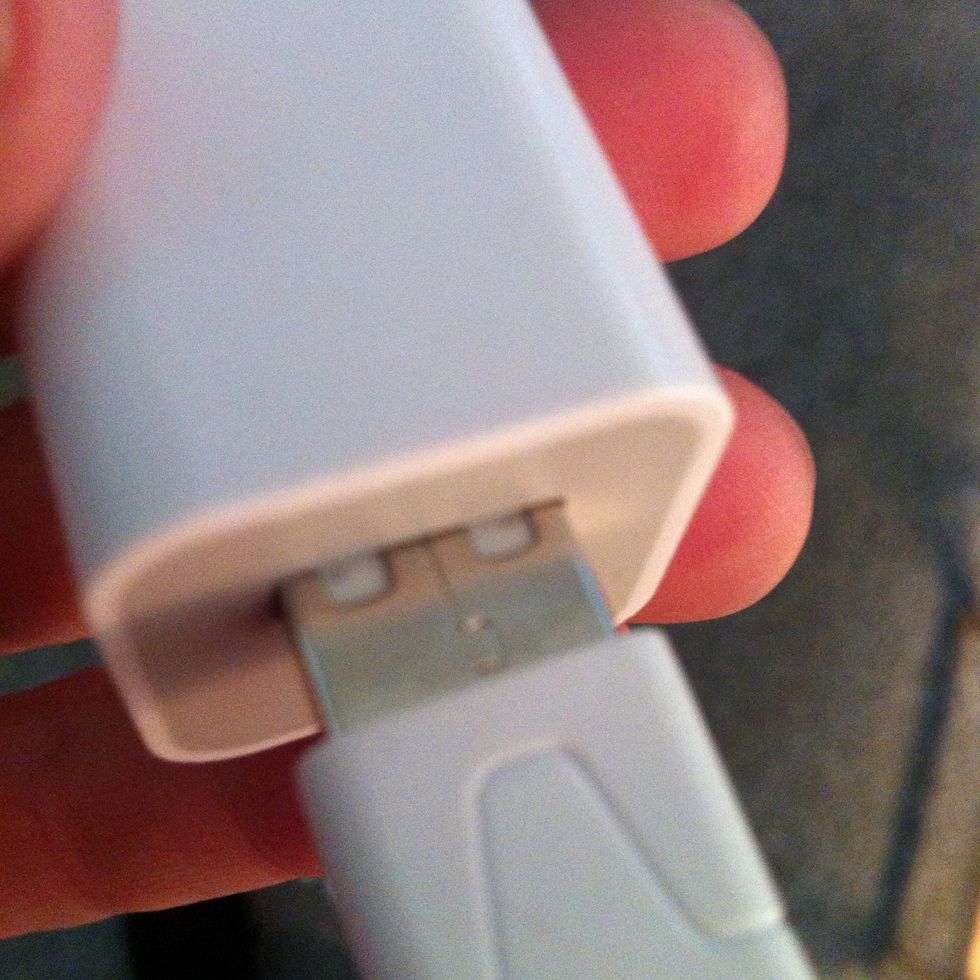 How To Prevent A Usb Cable From Falling Off The Usb Port B C Guides