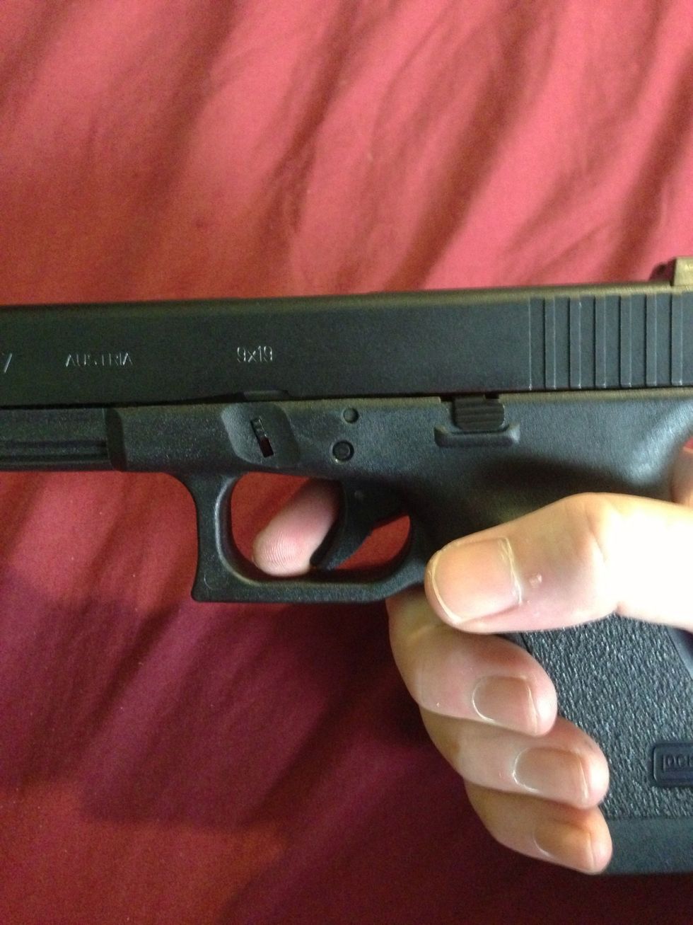 How to disassemble a glock 17 - B+C Guides