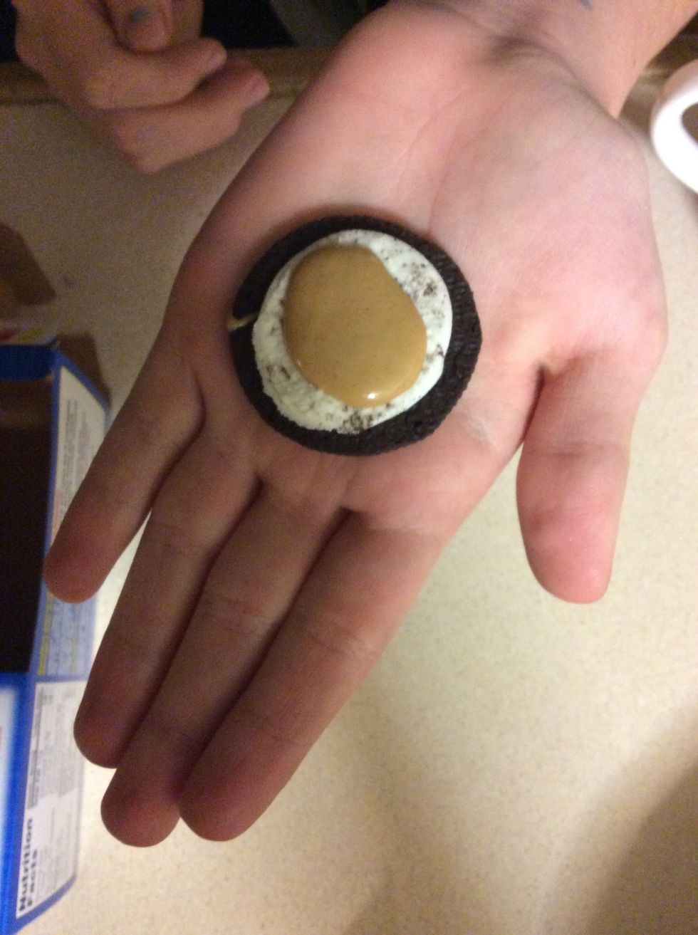 How to make chocolate hockey pucks - B+C Guides