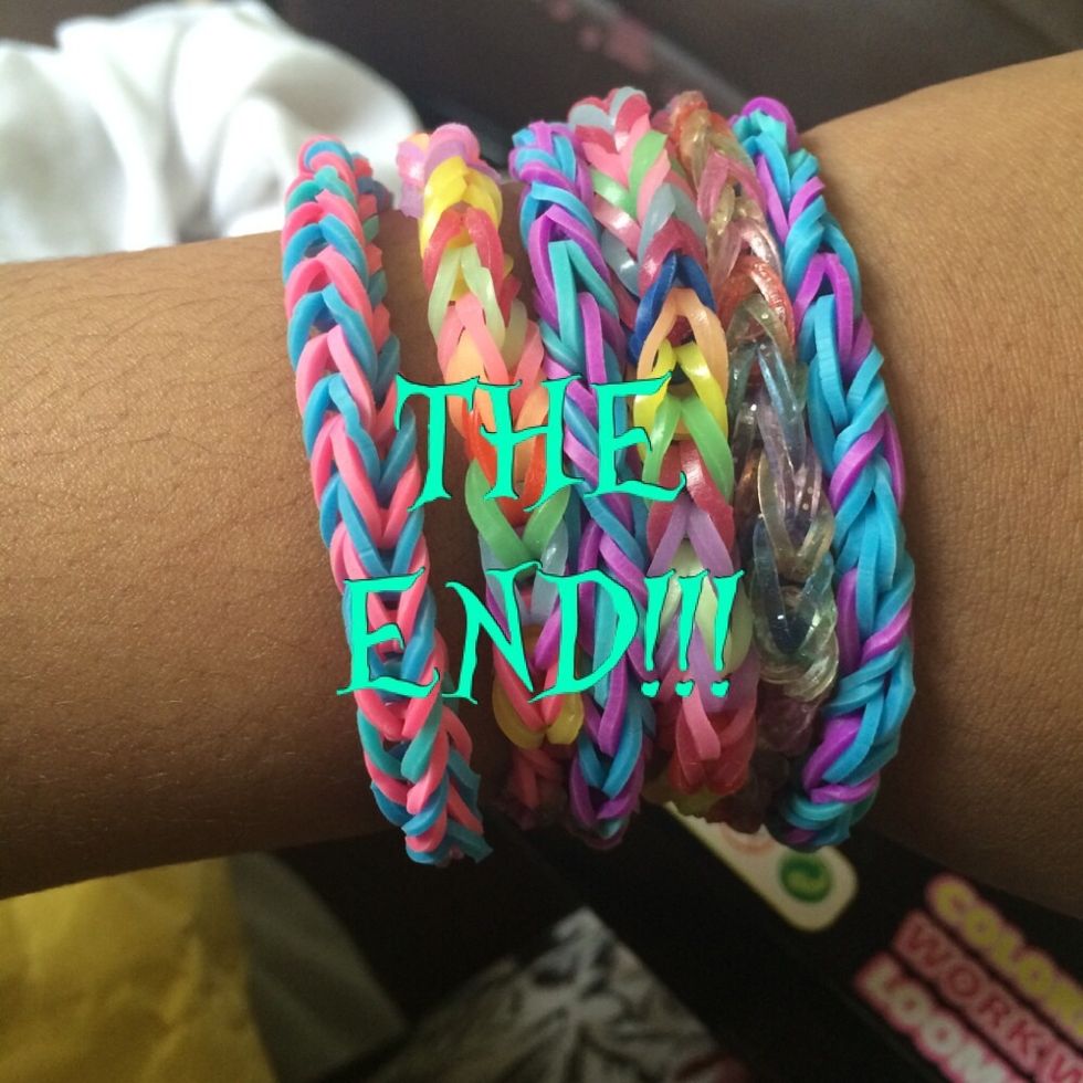How to make a fishtail loom band! - B+C Guides