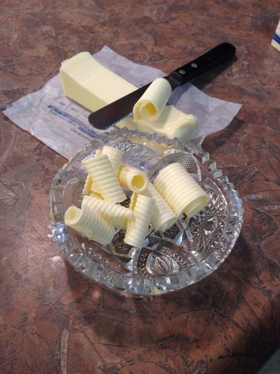 How to easily make fancy butter curls - B+C Guides