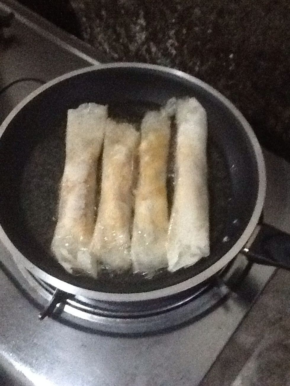 How to cook turon a filipino appetizer - B+C Guides