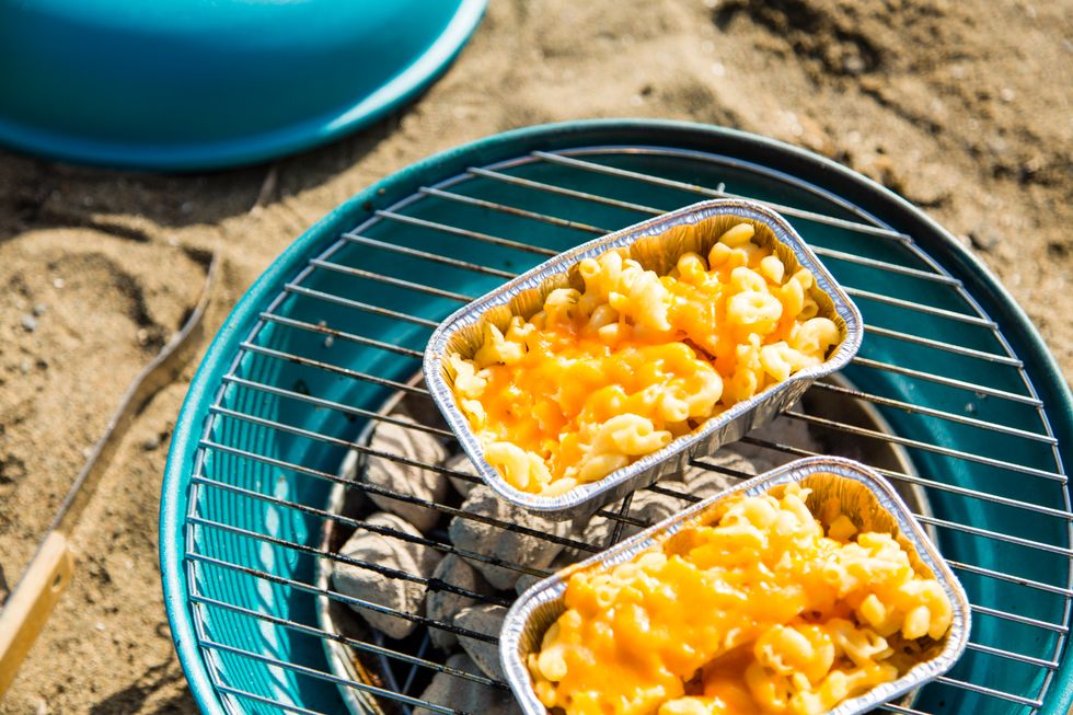 How to make mac + cheese on a grill - B+C Guides