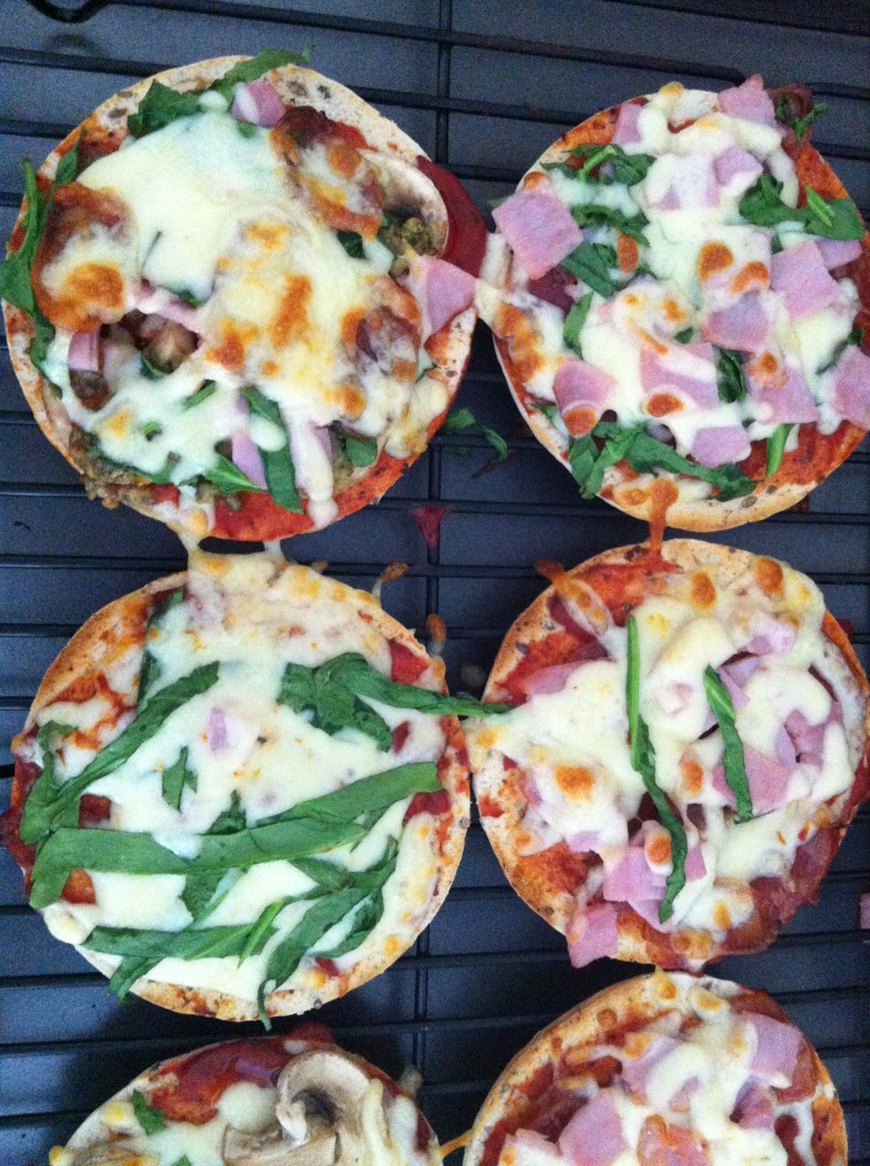 How to cook quick mini kiddy pizza - B+C Guides