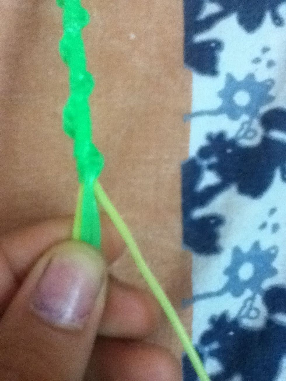 How to make a spiral knot with scooby strings - B+C Guides