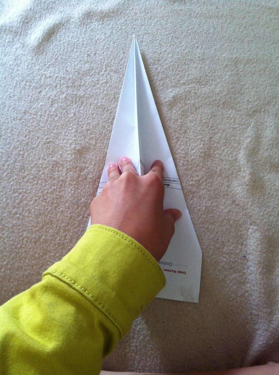 How To Make The Best And Simplest Paper Airplane B C Guides how-to-make-the-best-and-simplest-paper-airplane-b-c-guides