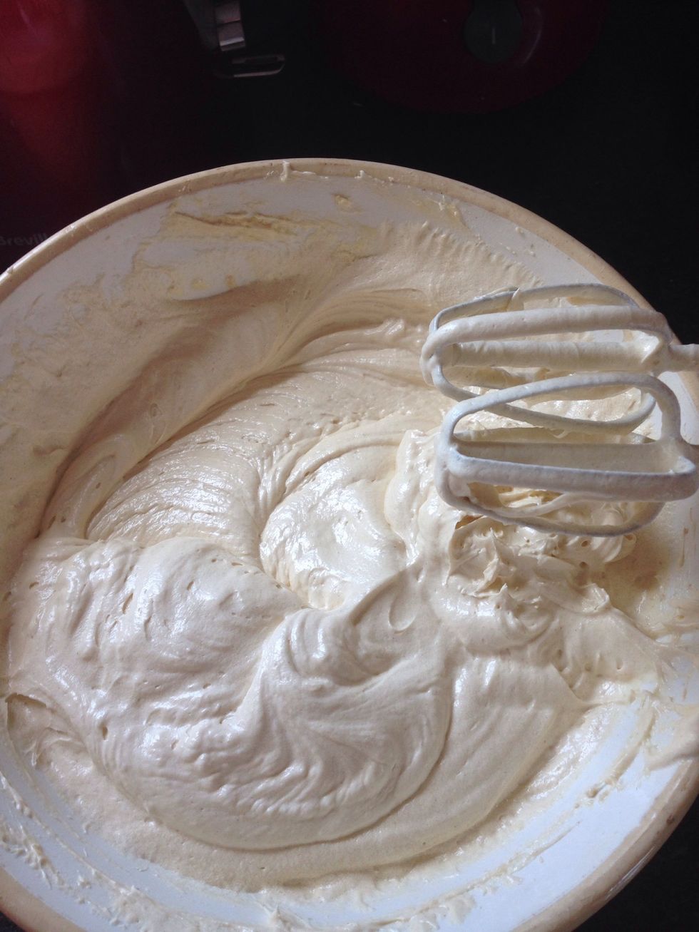 How to make a basic sponge cake - B+C Guides