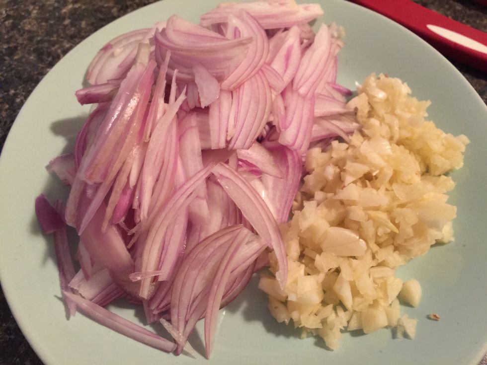 How to make kua mee (sweet fried noodles) - B+C Guides