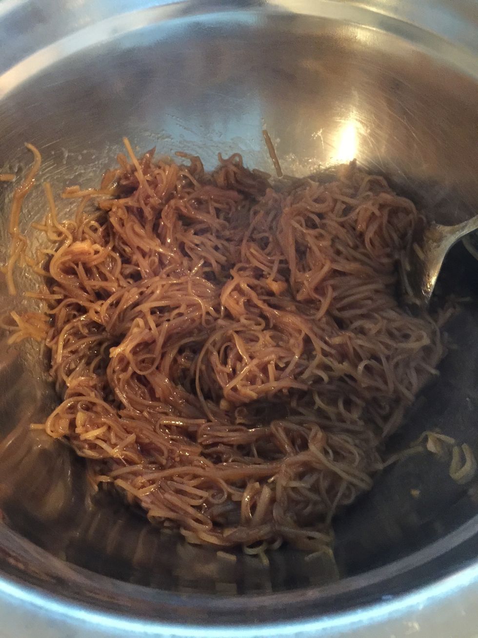 How to make kua mee (sweet fried noodles) - B+C Guides