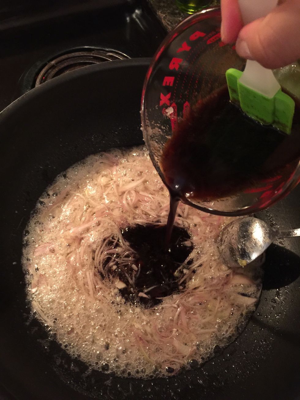 How to make kua mee (sweet fried noodles) - B+C Guides