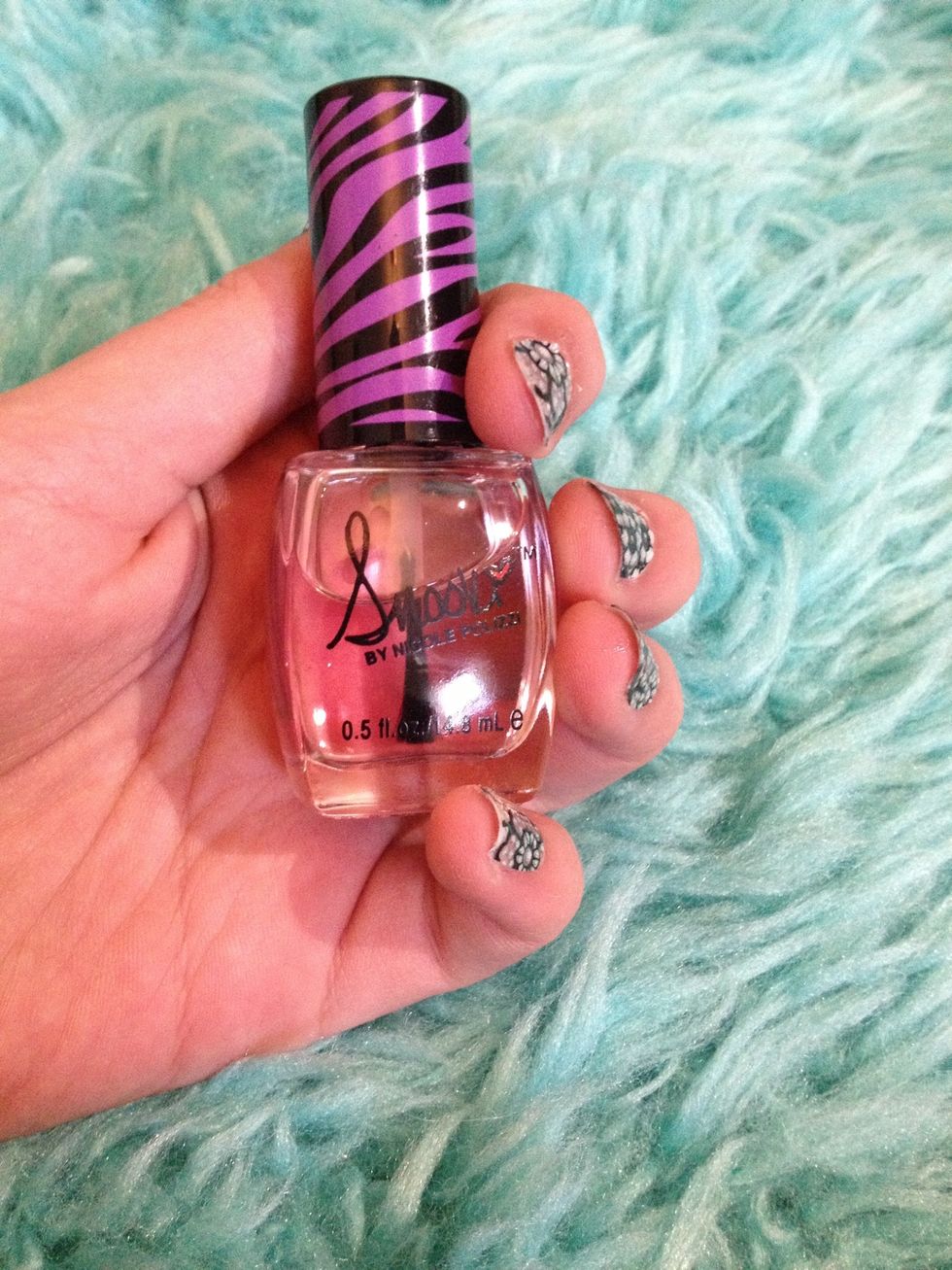How to apply stick on nail polish - B+C Guides